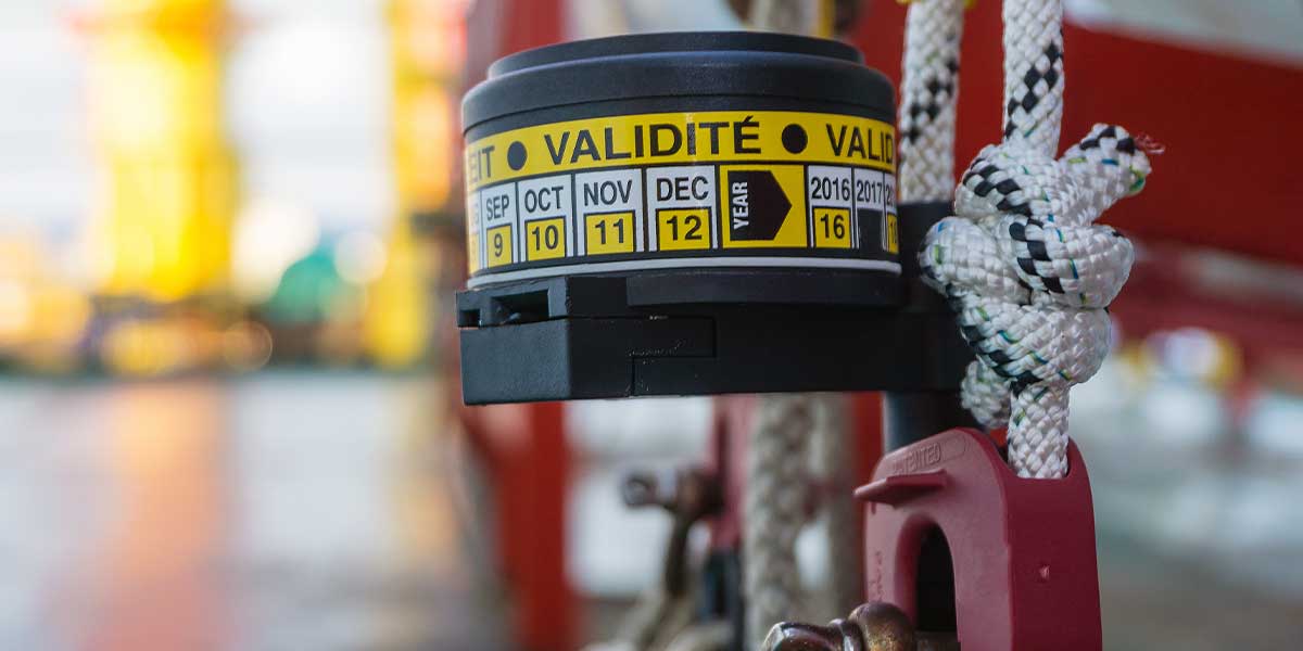 How Does A Hydrostatic Release Unit (HRU) Work? | Casual Navigation